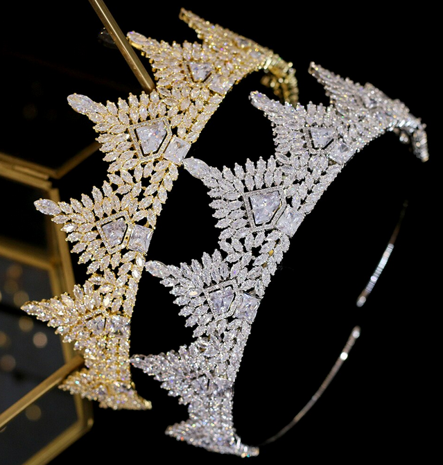 The Memorable CZ Tiara – EXCLUSIVE
